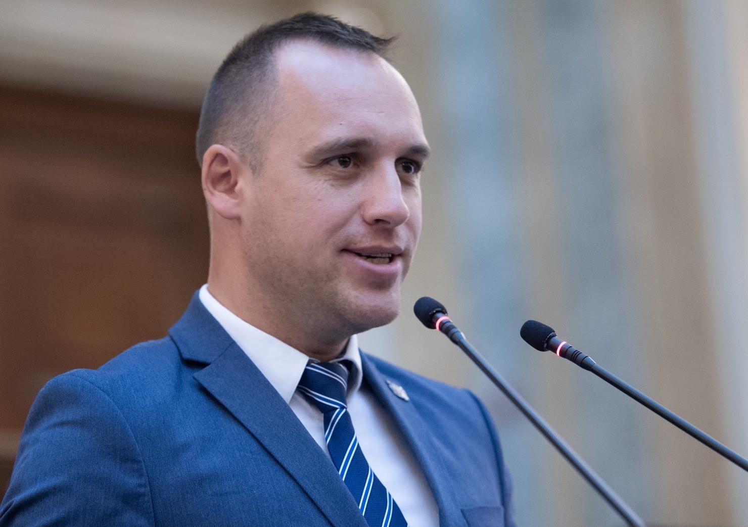 USR: Ministrul Tîlvăr sfidează românii. Nu a venit în Parlament să ...
